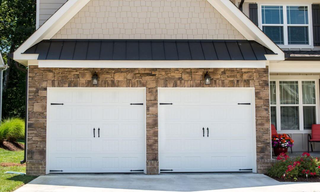 Stone Veneer Garage | Horizon Stone