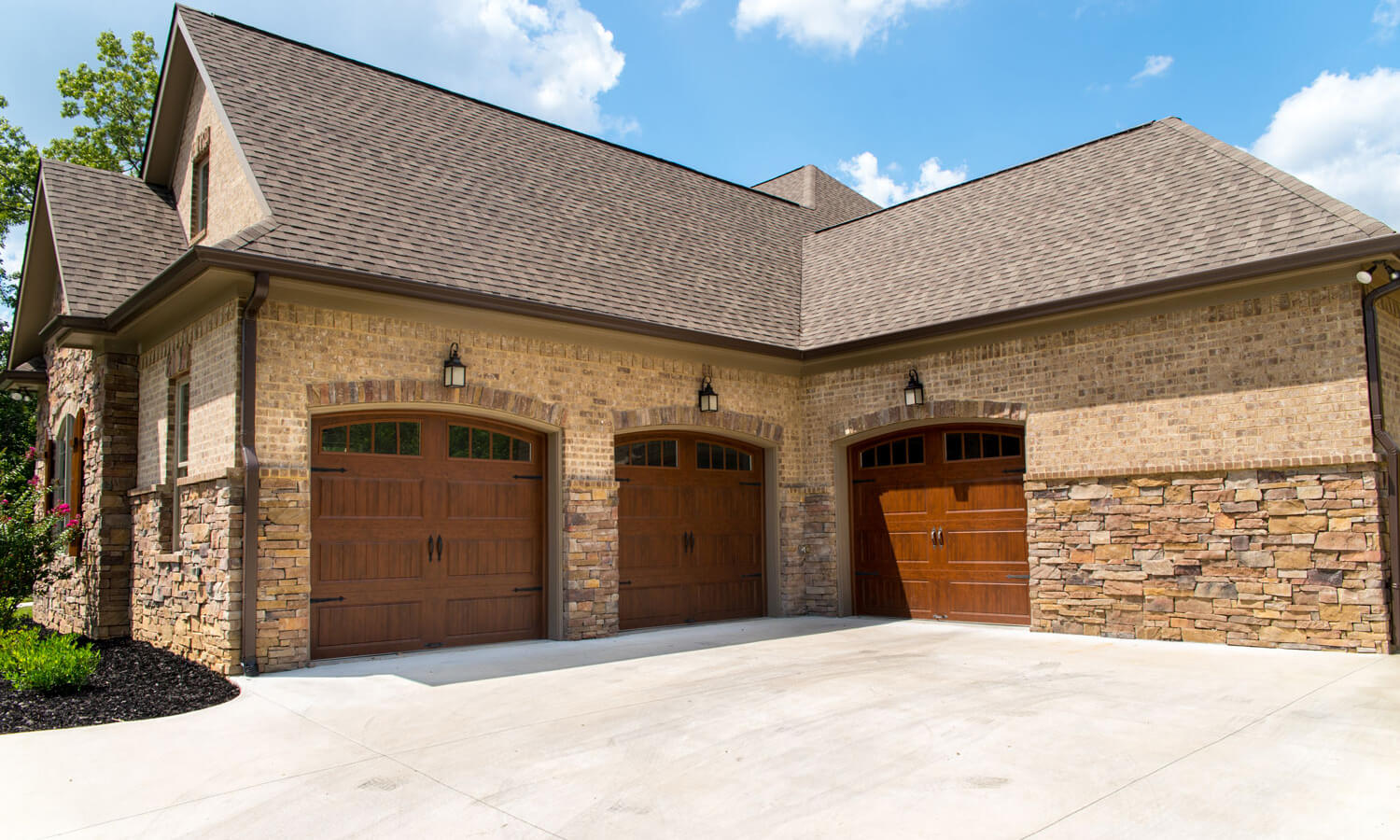 How to Use Stone to Make Your Old Garage Look New | Horizon Stone