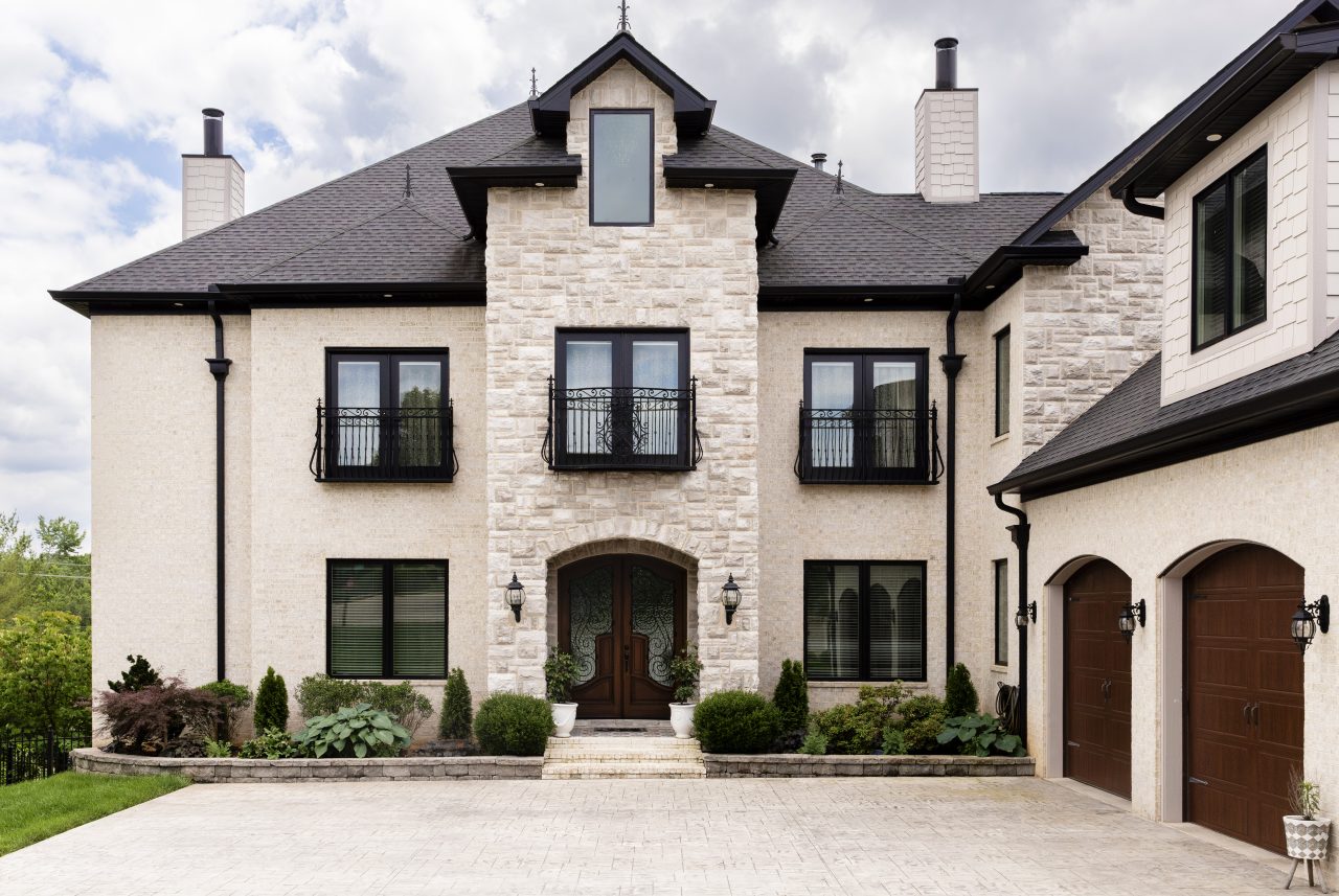 Choosing the Perfect House Colors to Complement Your Stone Veneer ...